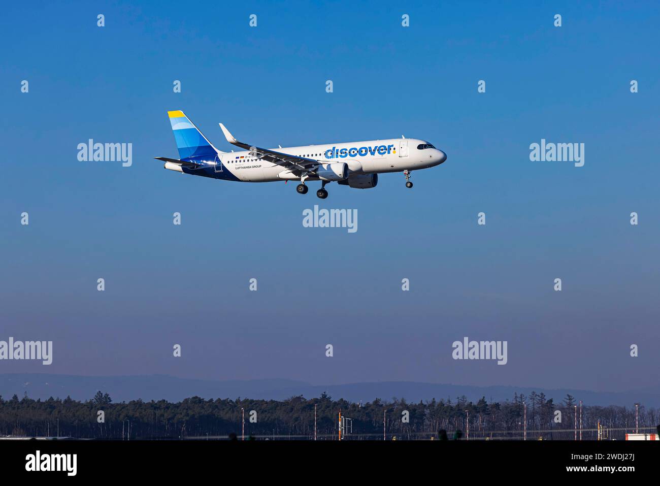 Flugzeug im Landeanflug, Frankfurt Airport, Flughafen Fraport. Luftfahrzeugkennzeichen: D-AIWB ...