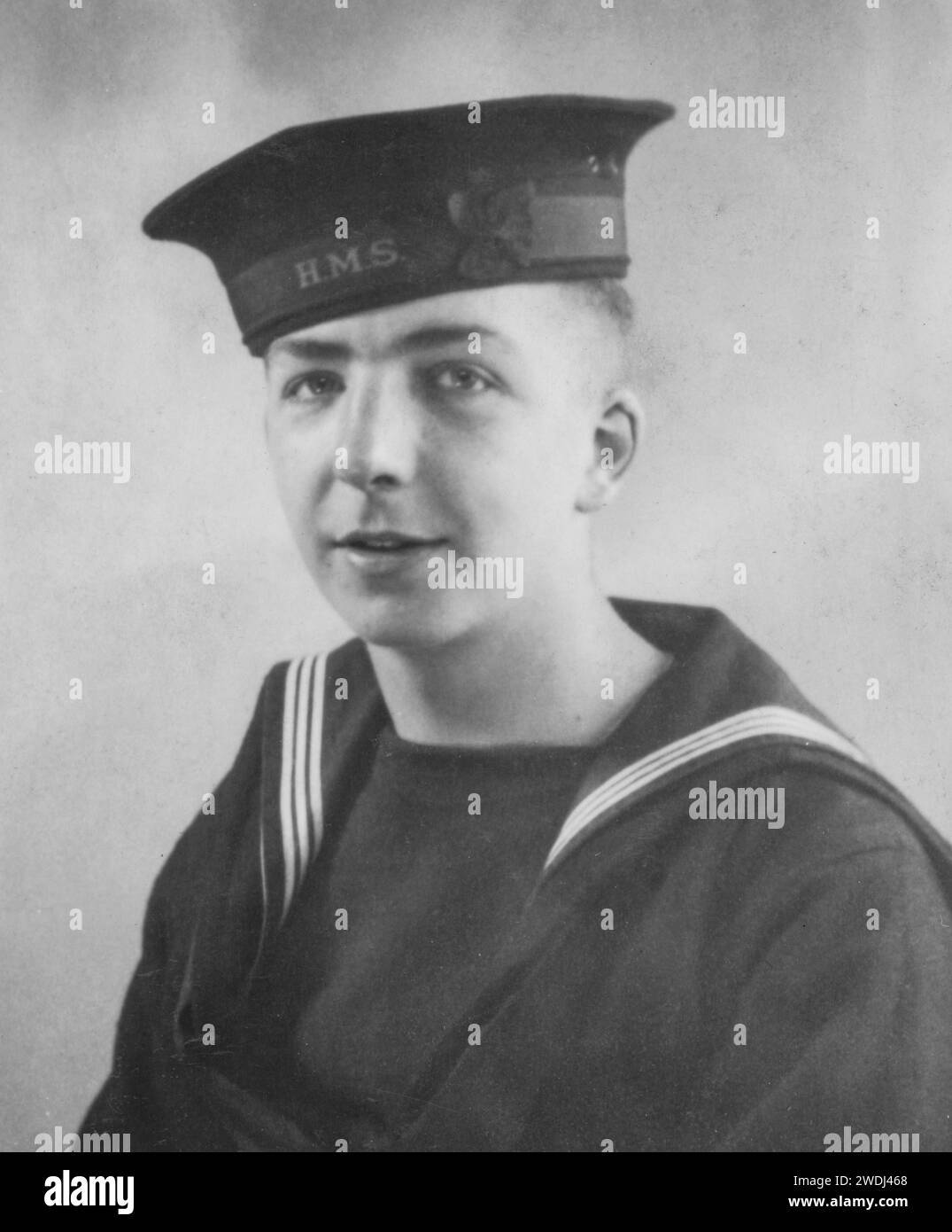 Sailor uniform world war ii hi-res stock photography and images - Alamy