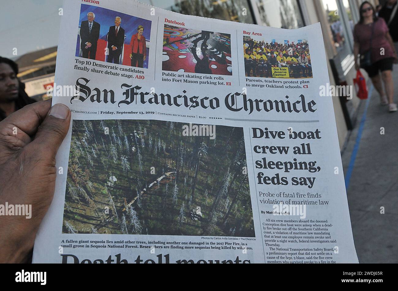 Nesspaper hi-res stock photography and images - Alamy