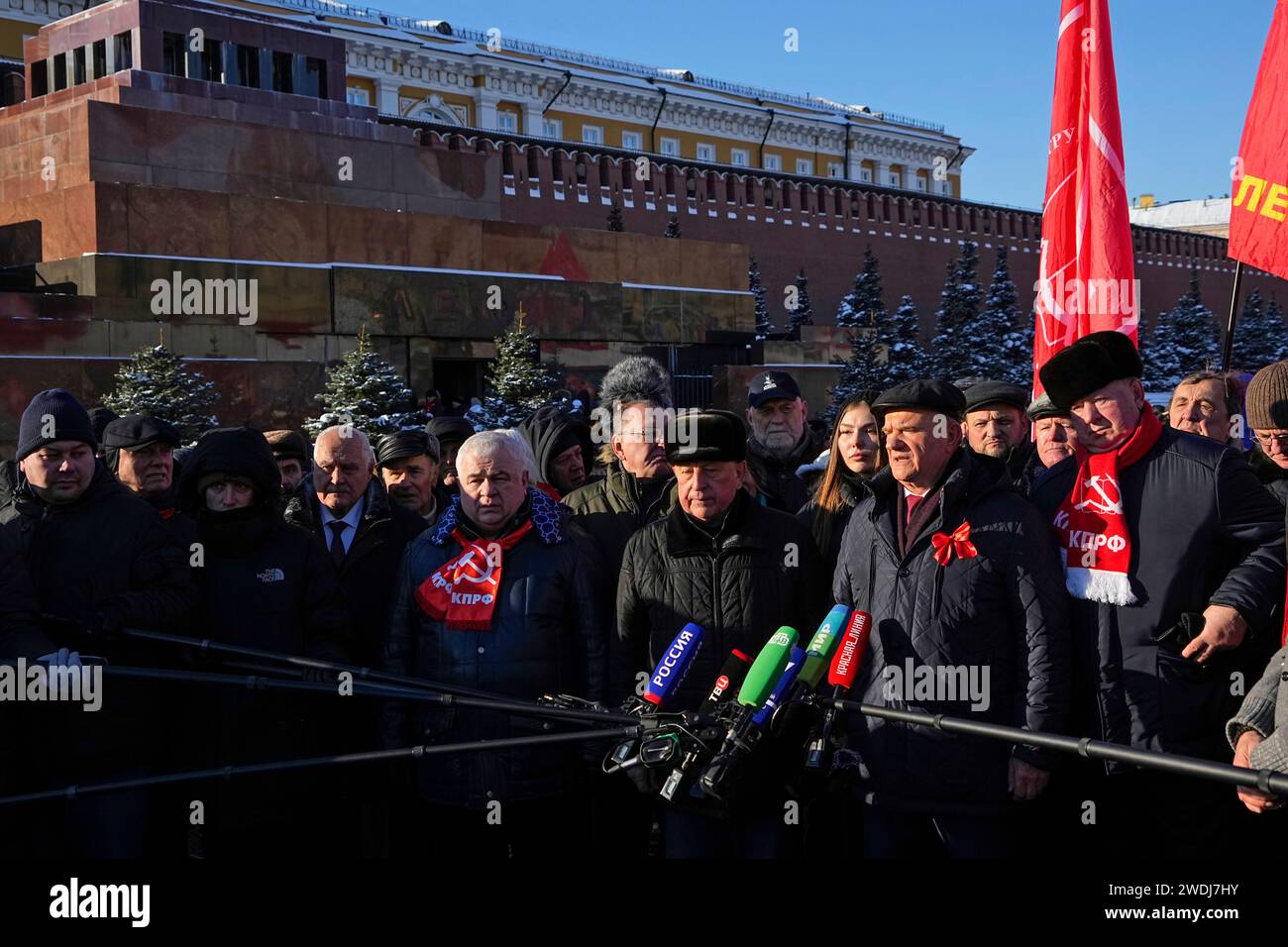 Russian Communist party leaders speak to journalists next to the ...