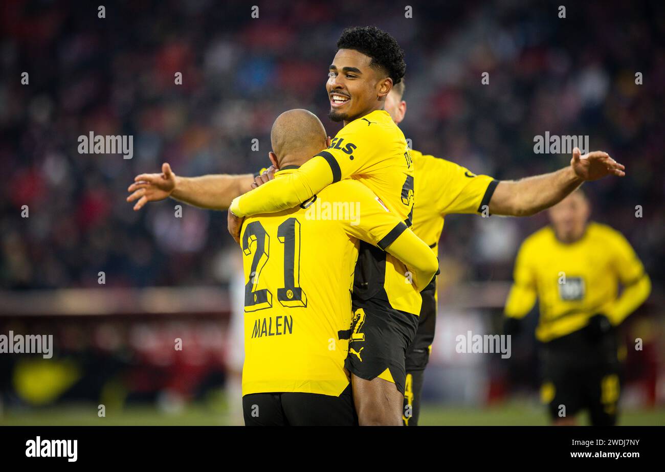 Cologne, Germany. 20th Jan 2024. Torjubel: Donyell Malen (BVB) Ian ...