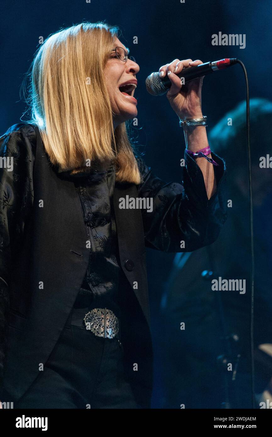 Mary weiss shangri las hi-res stock photography and images - Alamy