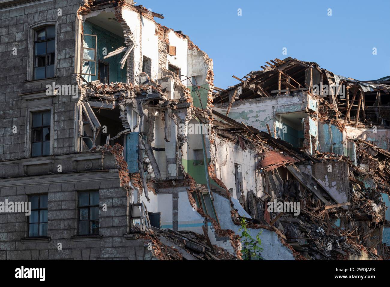 Collapsed floors hi-res stock photography and images - Alamy