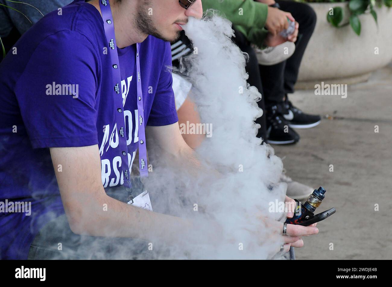 San Diego/california/ 27 Septemper 2019 ,Some vaping at Twichcon event ...