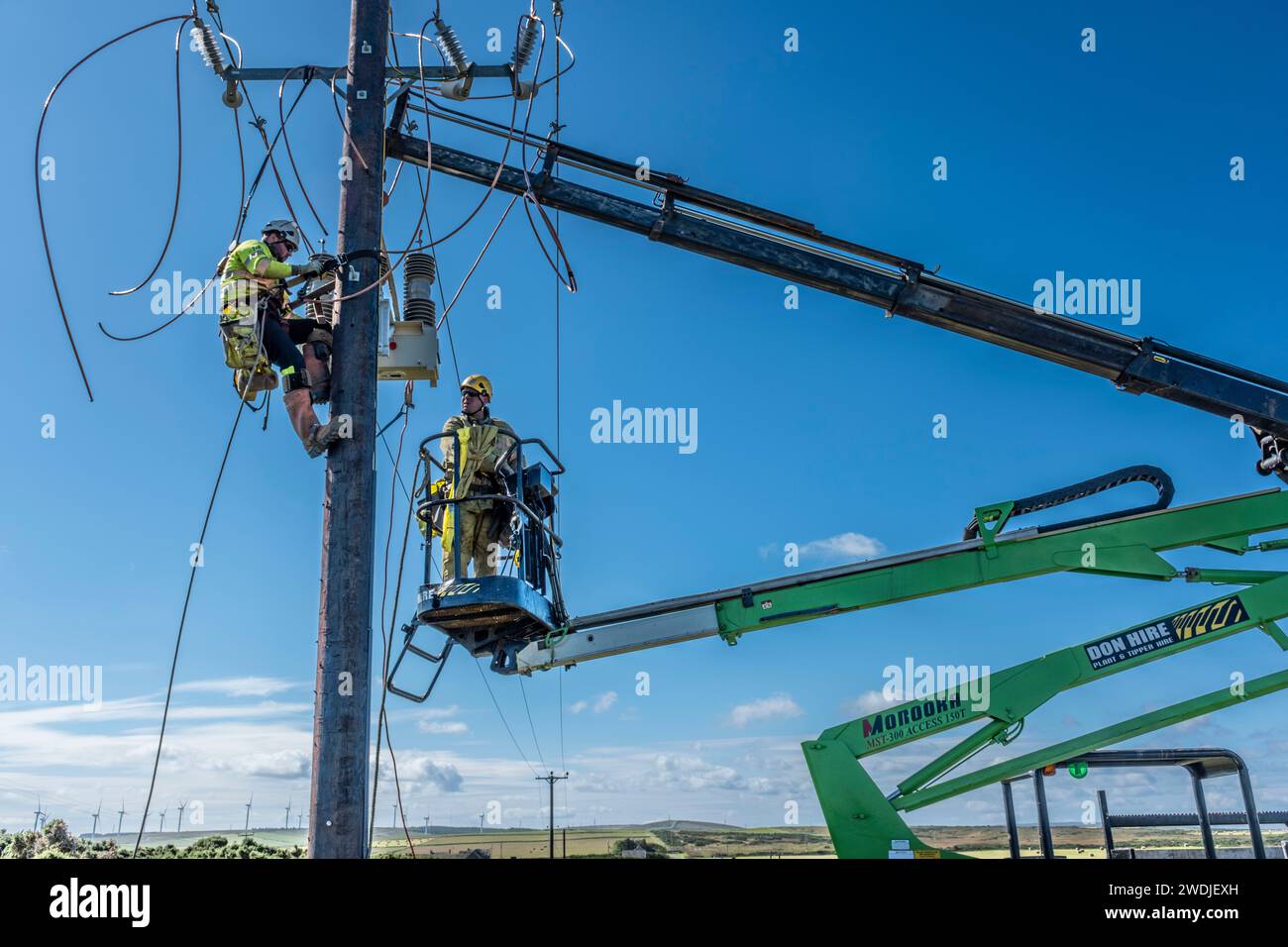 Power electricity wires cables hi-res stock photography and images - Alamy