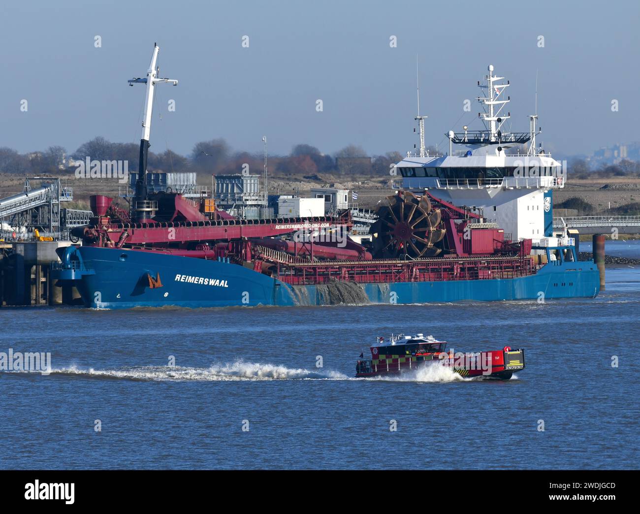 The London Fire Brigade fireboat Tanner is a 16.2 metre long fireboat ...