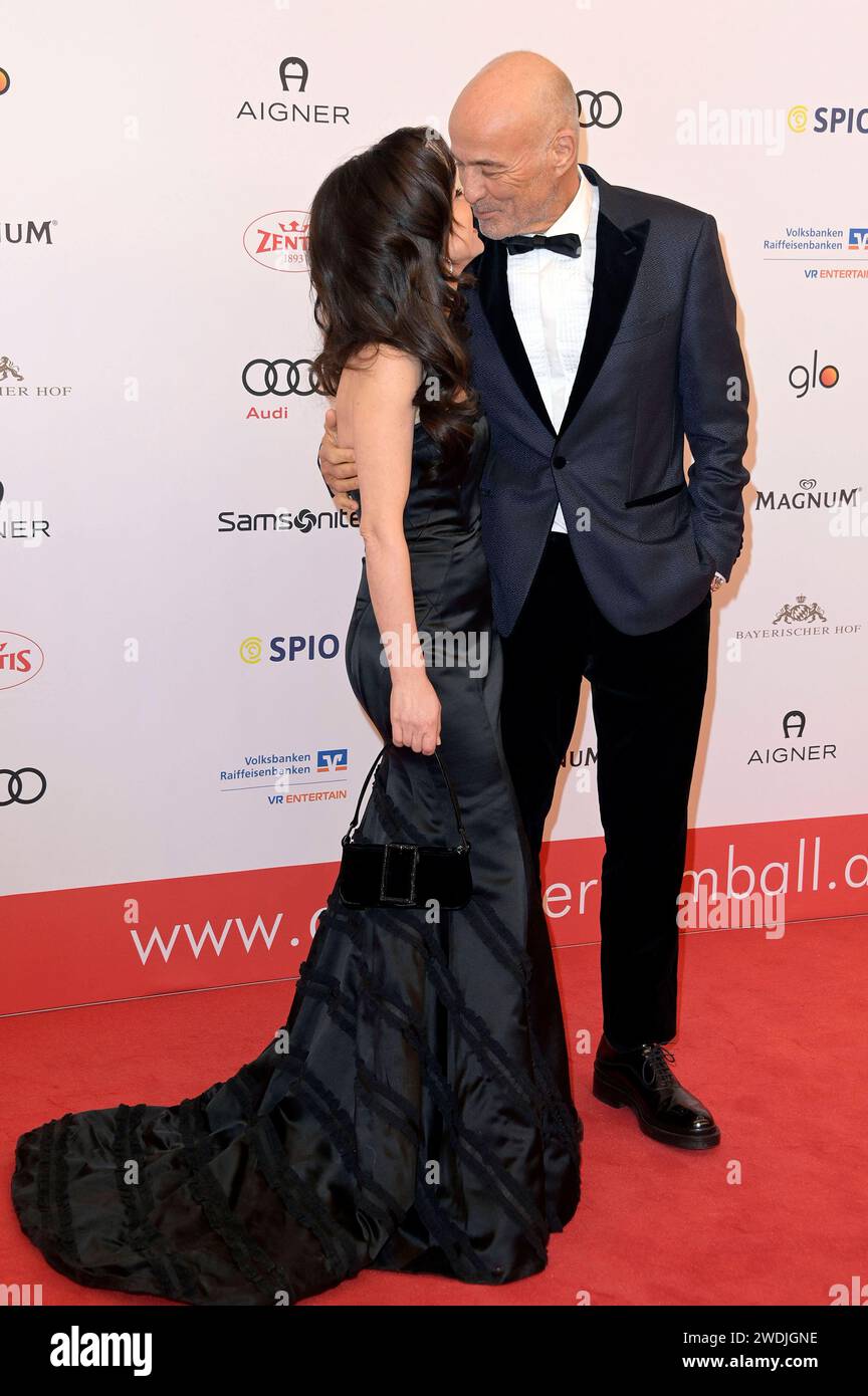 Heiner Lauterbach mit Ehefrau Viktoria Lauterbach beim 48. Deutschen Filmball 2024 im Hotel ...