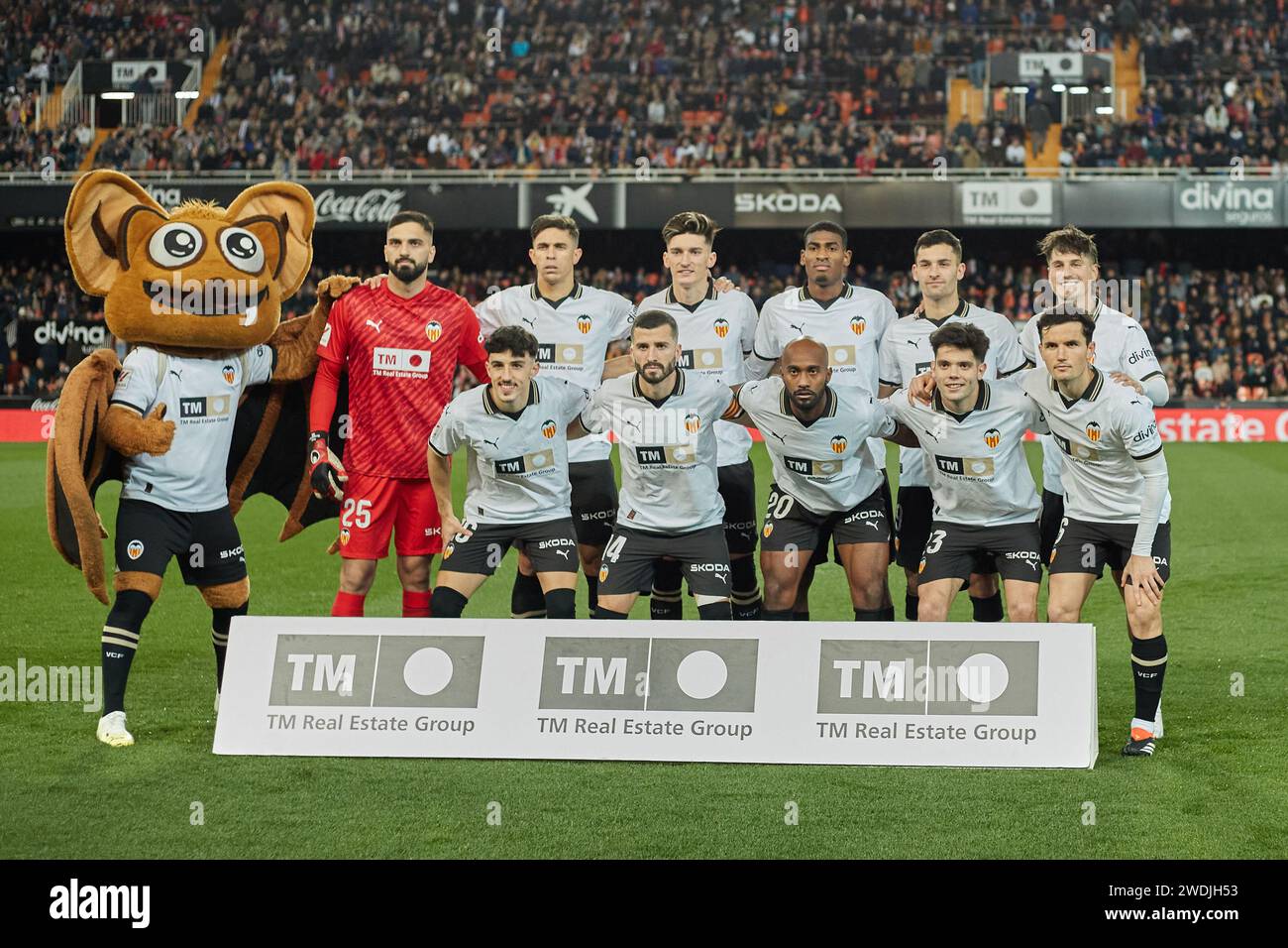 Valencia, Spain. 21st Jan, 2024. Valencia CF team group during the La ...