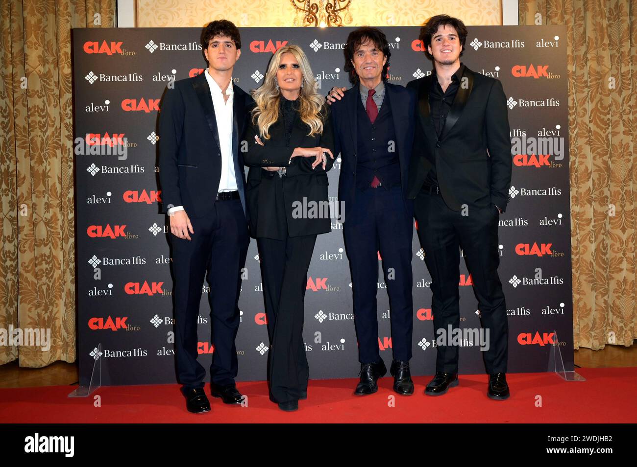 Valerio Base, Tiziana Rocca, Giulio Base und Vittorio Base bei der ...