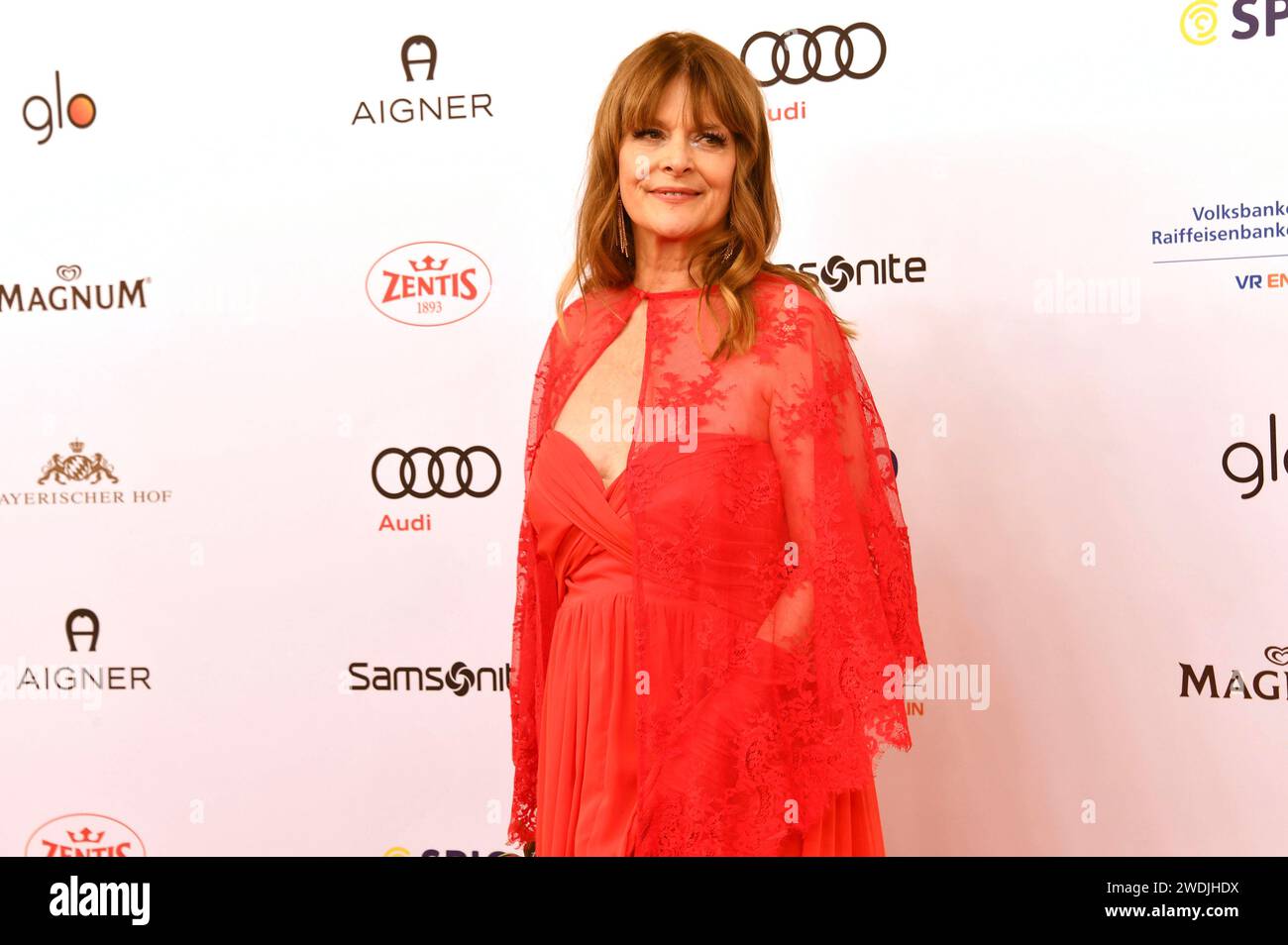 Nastassja Kinski Beim 48 Deutschen Filmball 2024 Im Hotel Bayerischer