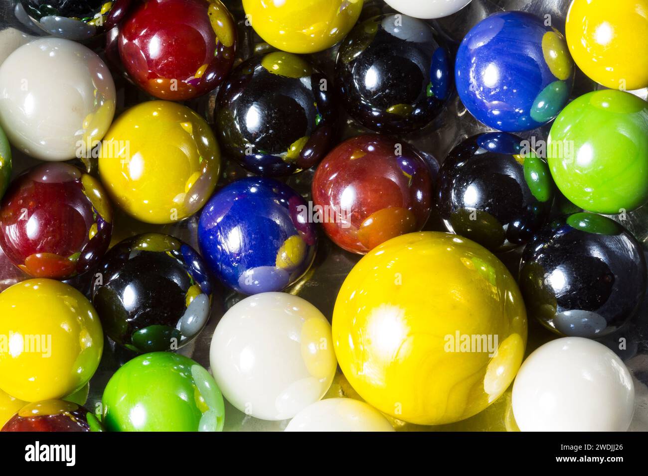Solid glass hi-res stock photography and images - Alamy