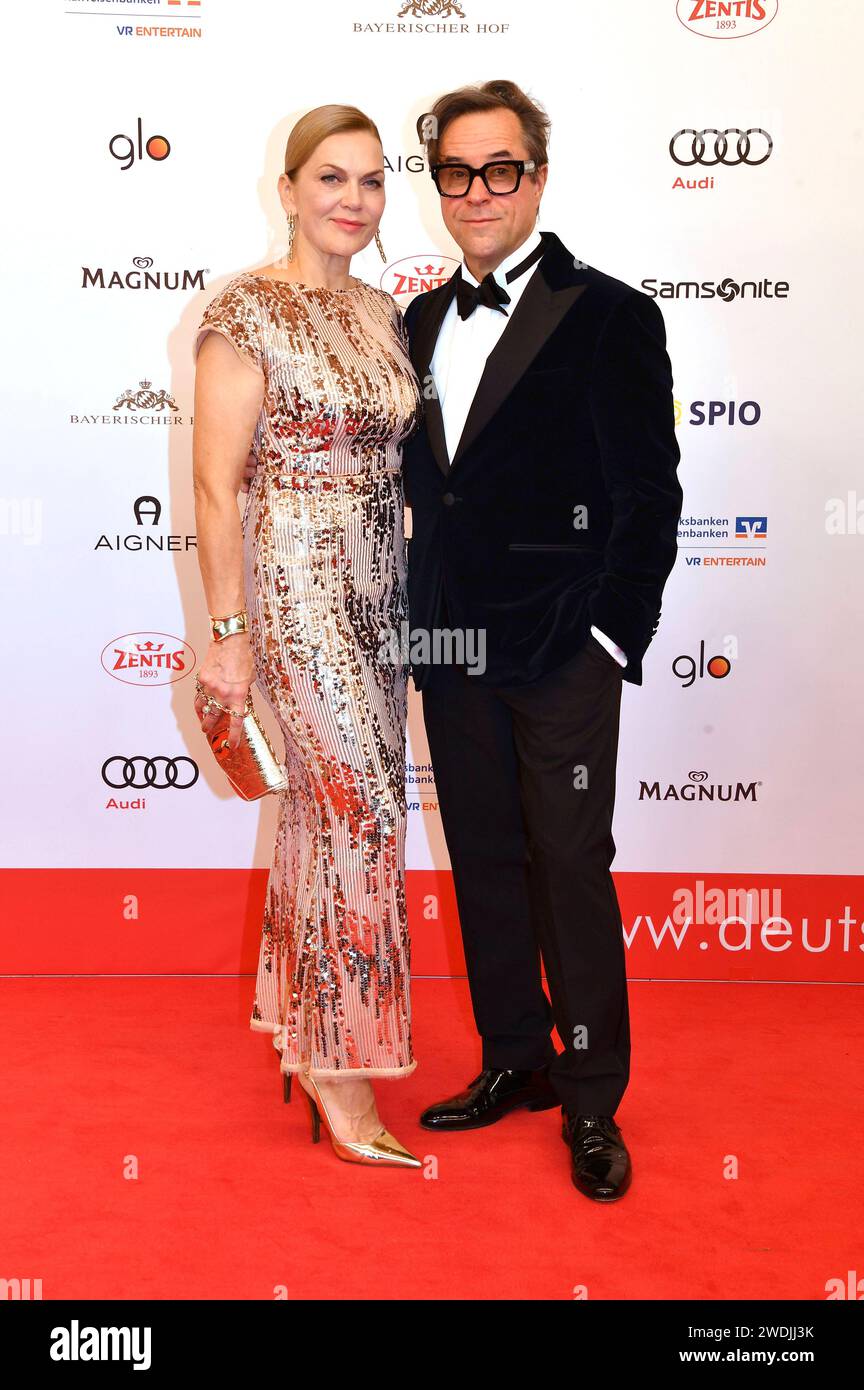 Anna Loos mit Ehemann Jan Josef Liefers beim 48. Deutschen Filmball ...
