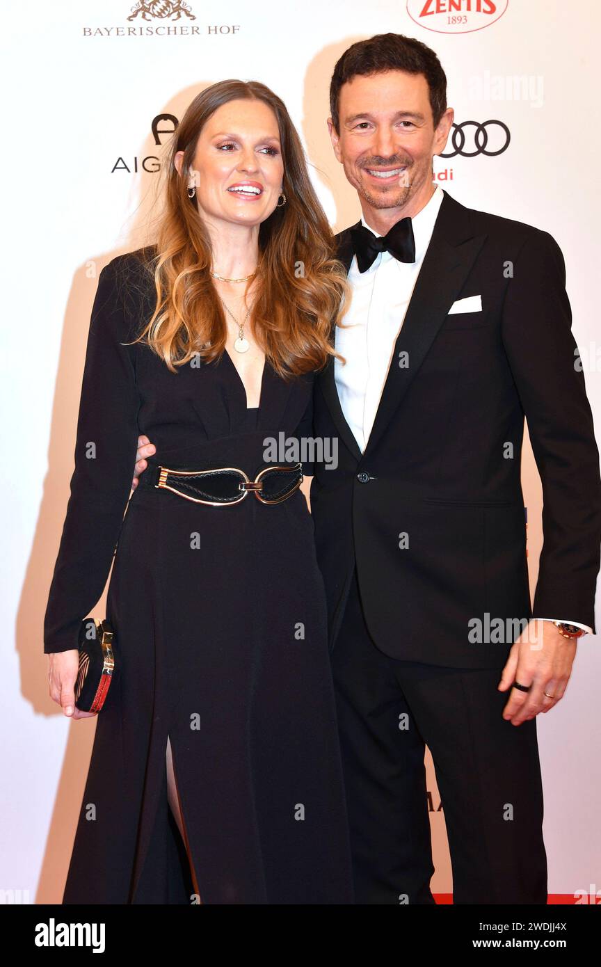 Oliver Berben mit Ehefrau Katrin Kraus beim 48. Deutschen Filmball 2024 ...