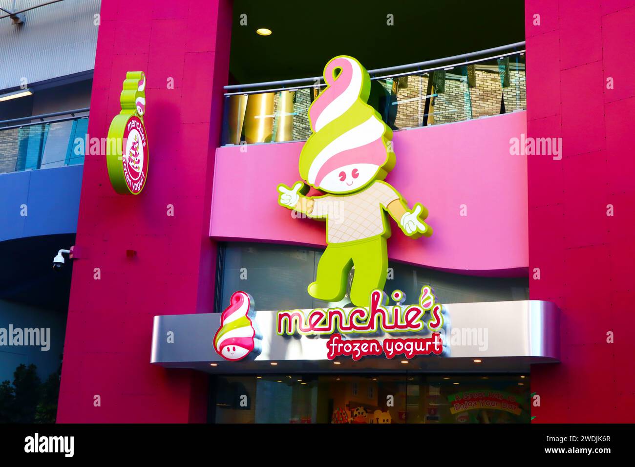 Menchie's Frozen Yogurt. The yogurt your way, where you can choose the ...