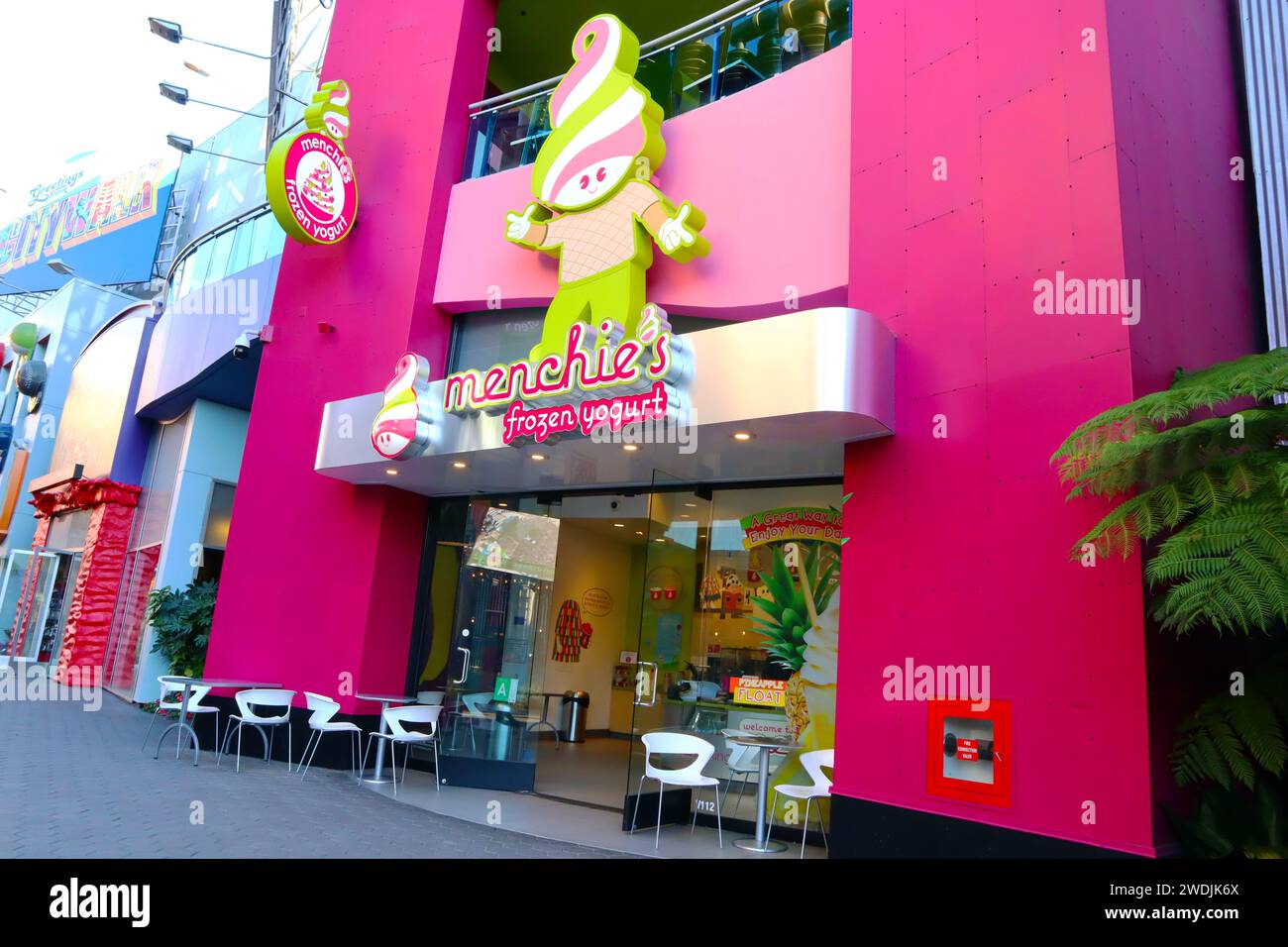 Menchie's Frozen Yogurt. The yogurt your way, where you can choose the ...