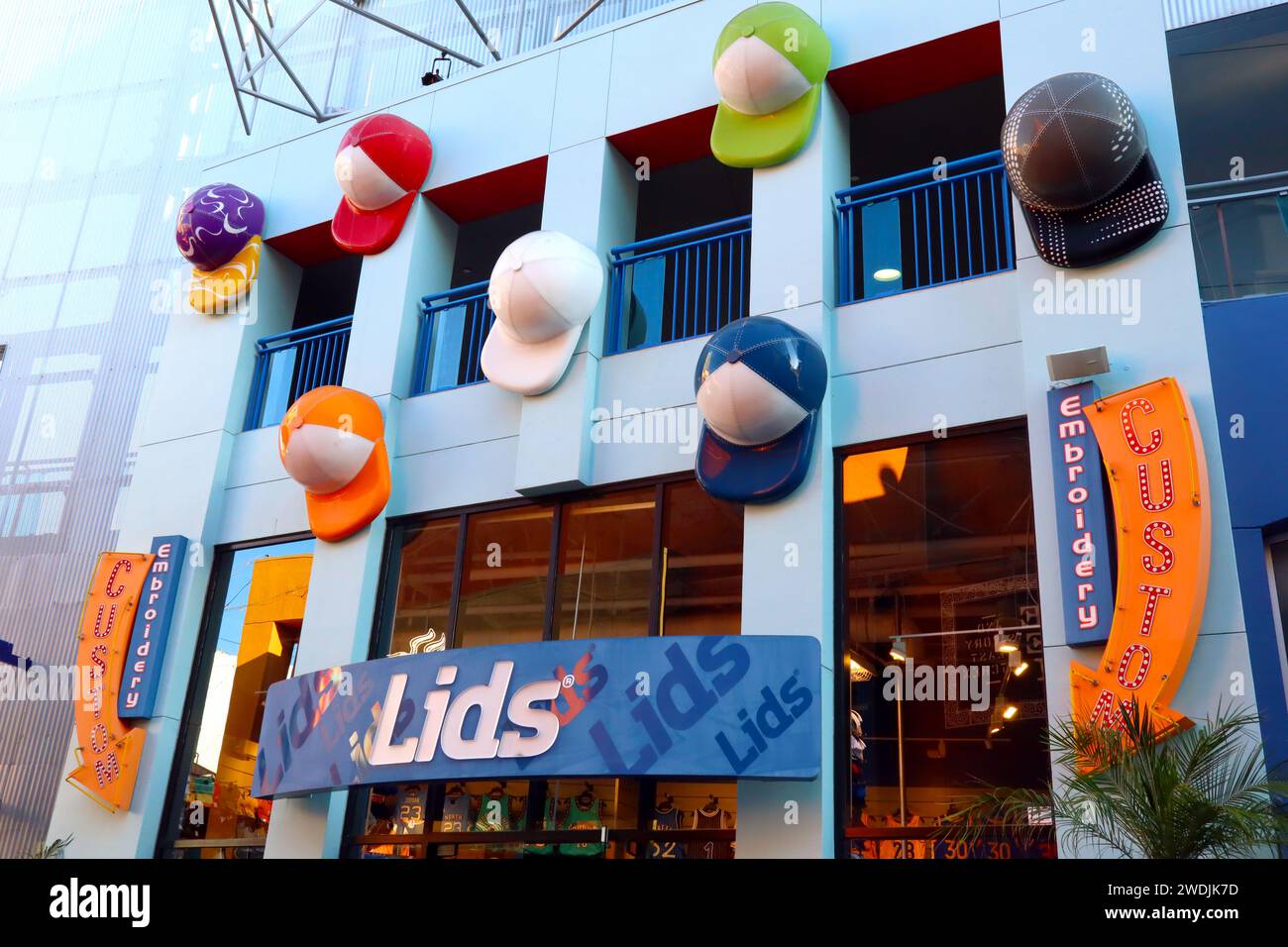 Lids sign hi-res stock photography and images - Alamy