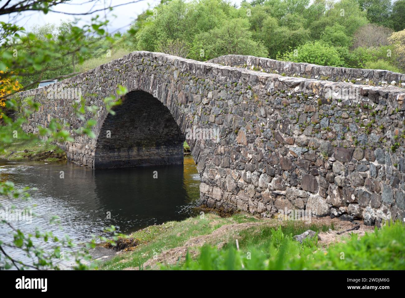 Historic arched bridge on the island of Mull, Scotland Stock Photo - Alamy