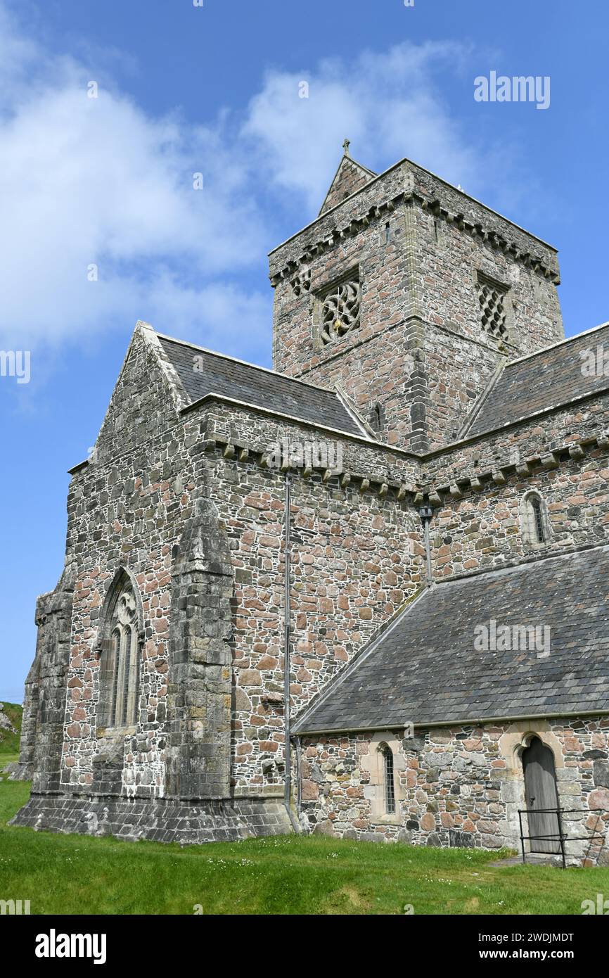 View of Iona Abbey and abbey church, Isle of Iona, Scotland Stock Photo ...