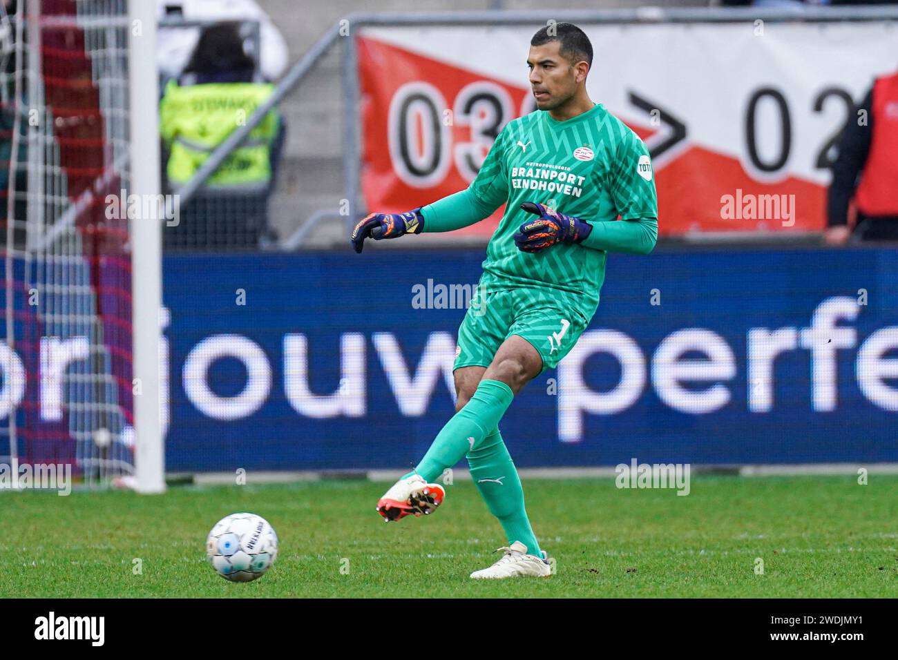 Walter benitez psv hi-res stock photography and images - Alamy