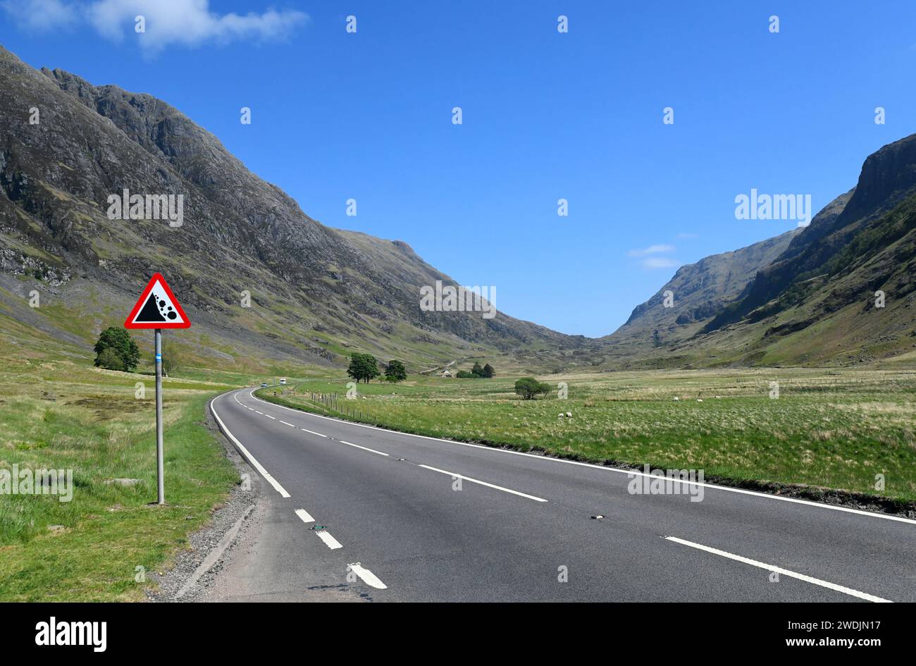 Falling rocks road sign hi-res stock photography and images - Alamy