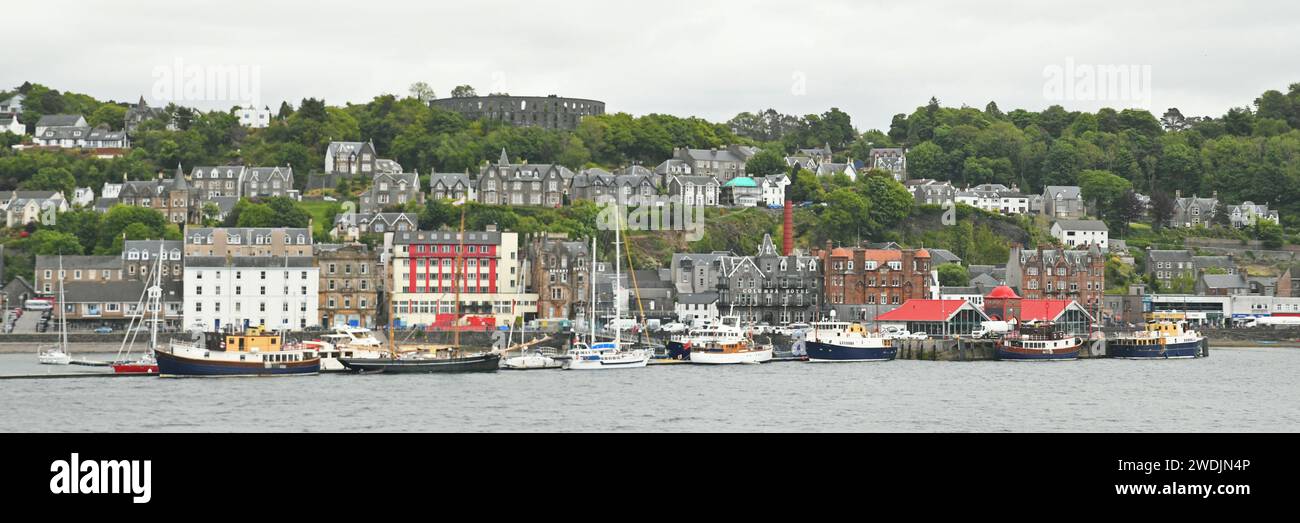 Oban town centre hi-res stock photography and images - Alamy