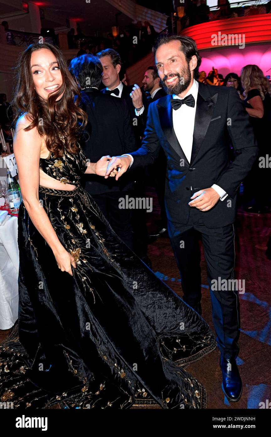 Quirin Berg mit Partnerin Kara Hecker beim 48. Deutschen Filmball 2024 ...