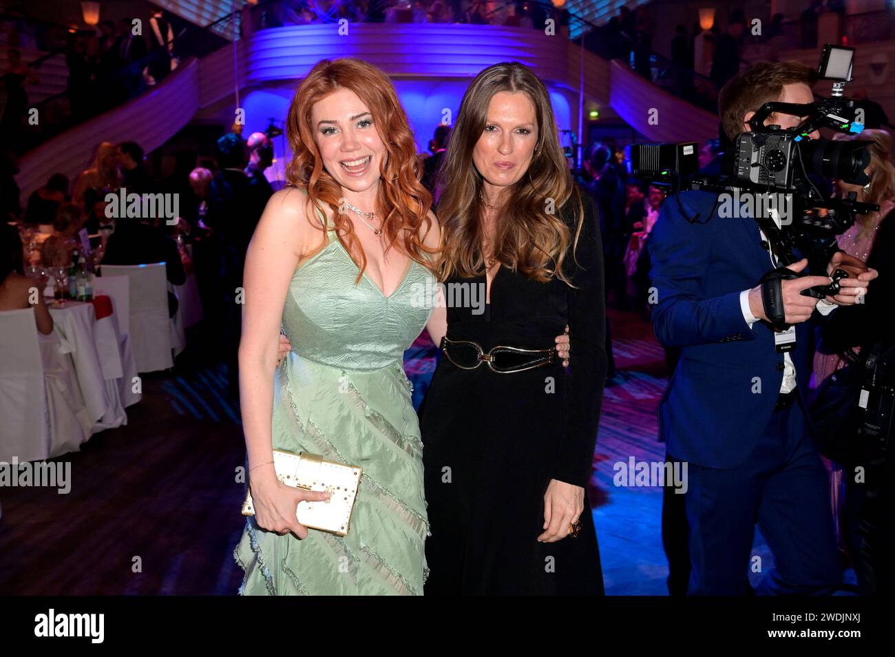 Palina Rojinski und Katrin Kraus beim 48. Deutschen Filmball 2024 im ...