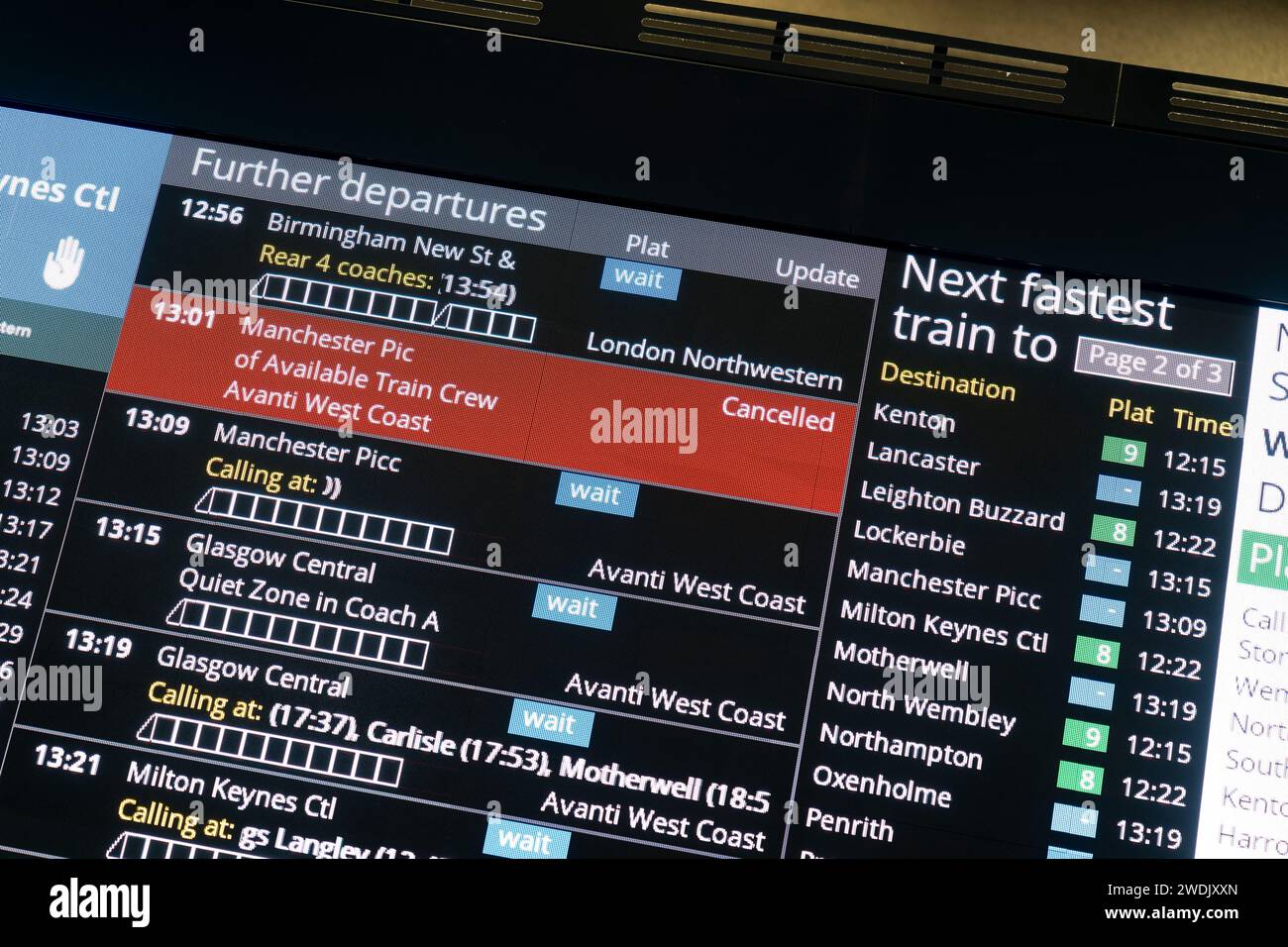 Euston station departures board hi-res stock photography and images - Alamy