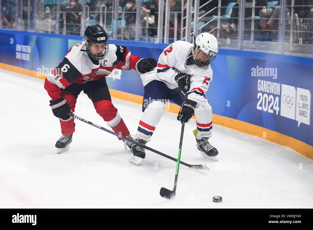 Gangneung, South Korea. 21st Jan, 2024. Chen Chun-Lin (R) of Chinese ...