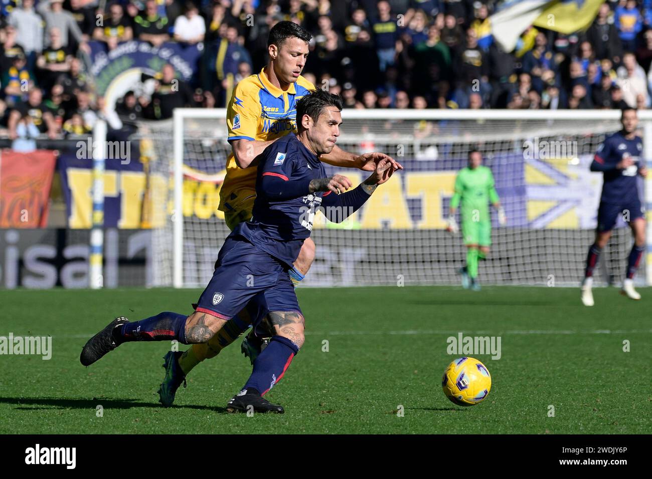 Frosinone's Luca Mazzitelli, rear, and Cagliari's Nicolas Viola vie for ...