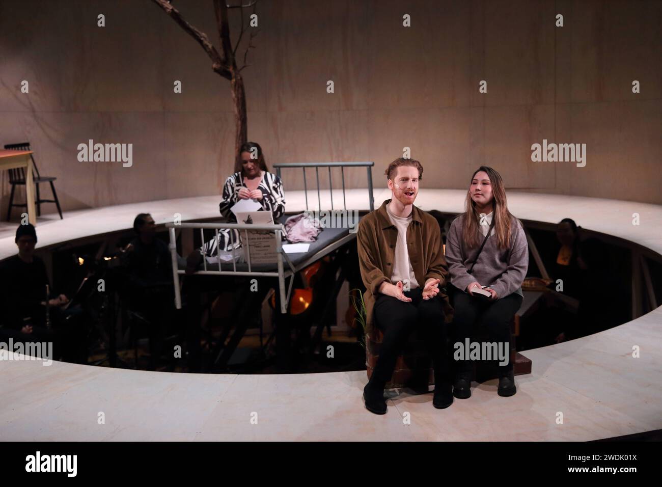 Marie Sofie Jacob als Lisa, Luca Schaub als Tobias, Gustl und Vivian ...