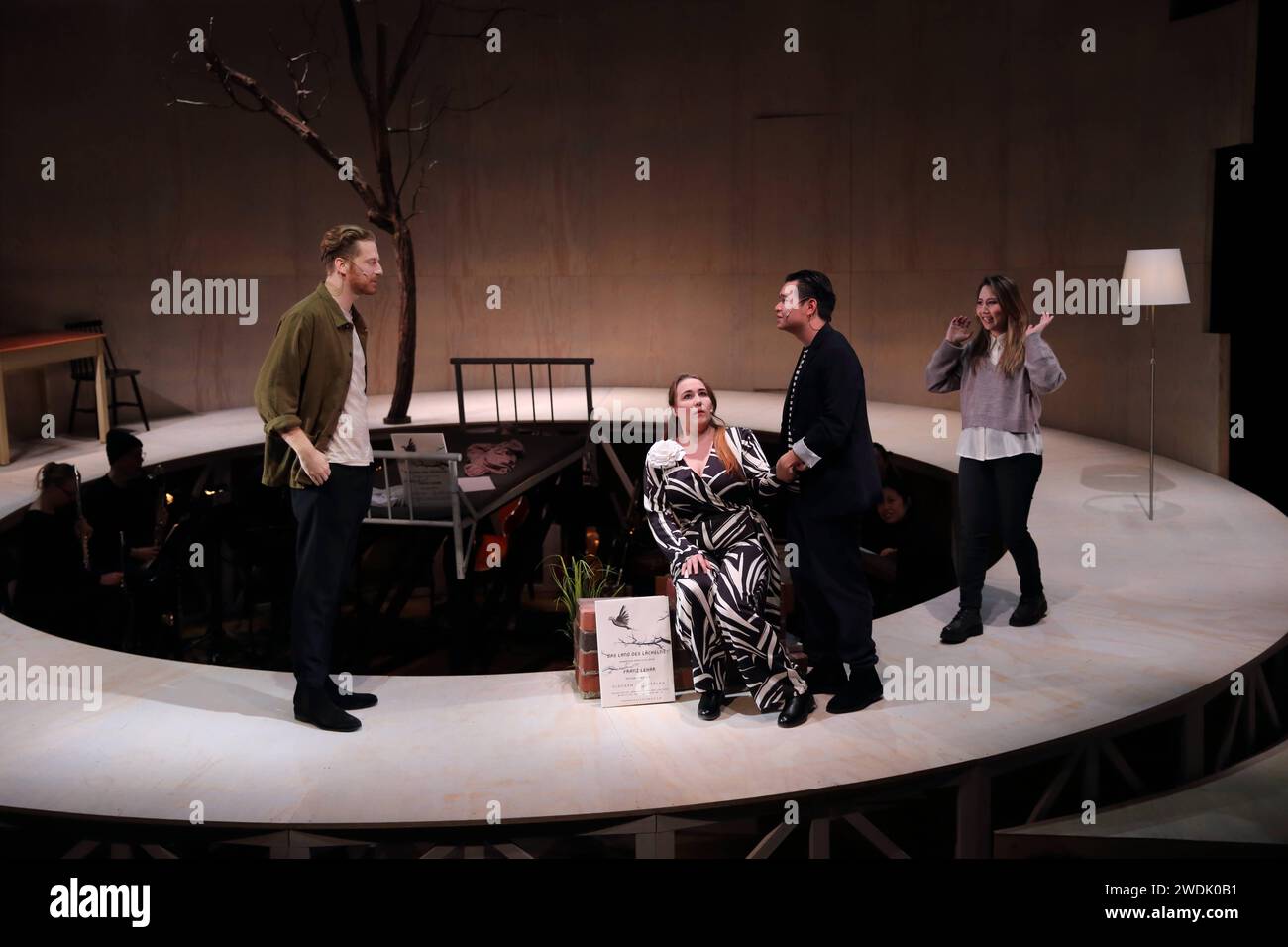 Luca Schaub als Tobias, Gustl, Marie Sofie Jacob als Lisa, Nicholas ...