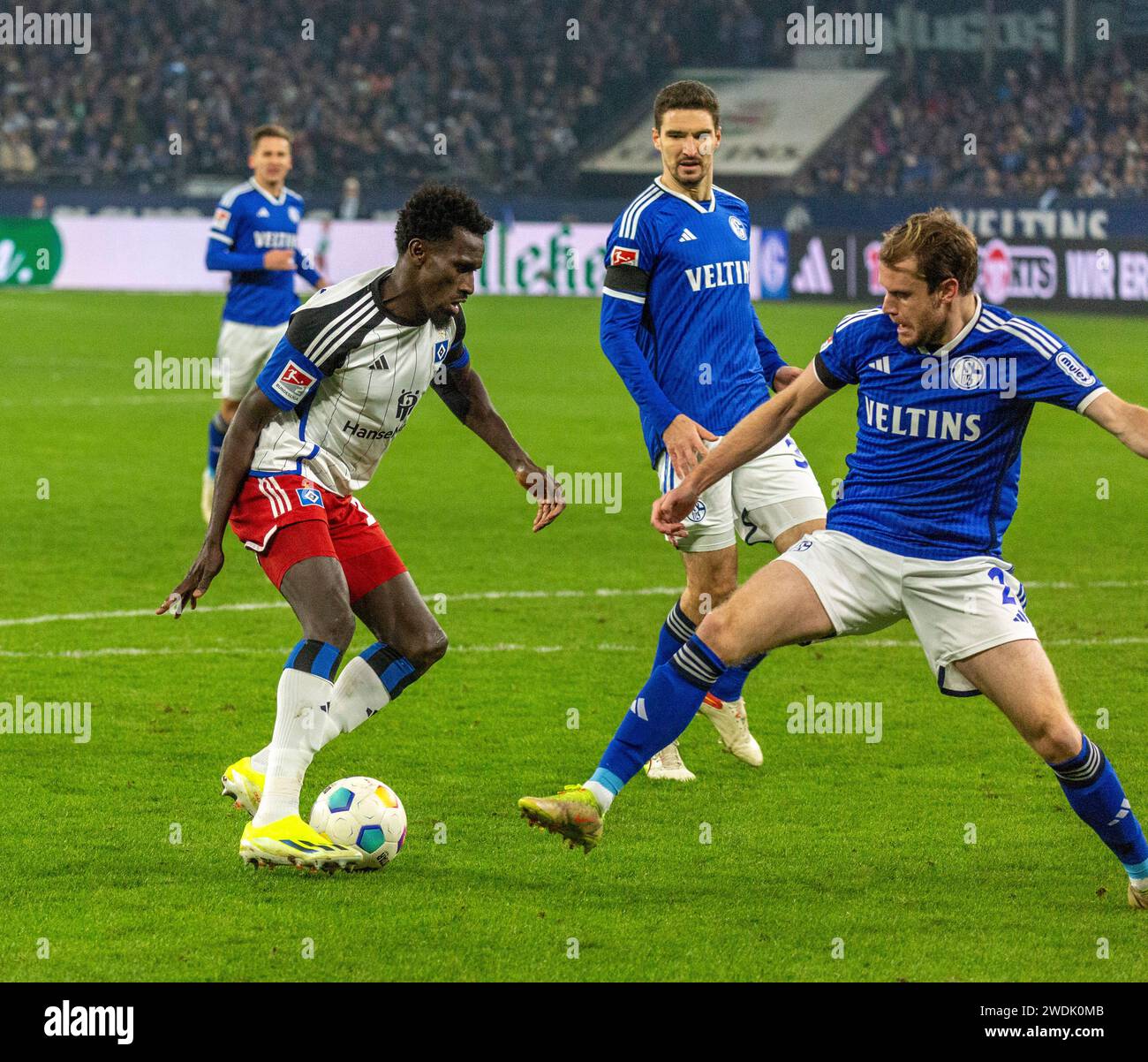 sports, football, 2. Bundesliga, 2023/2024, FC Schalke 04 vs. Hamburger SV 0-2, Veltins Arena ...
