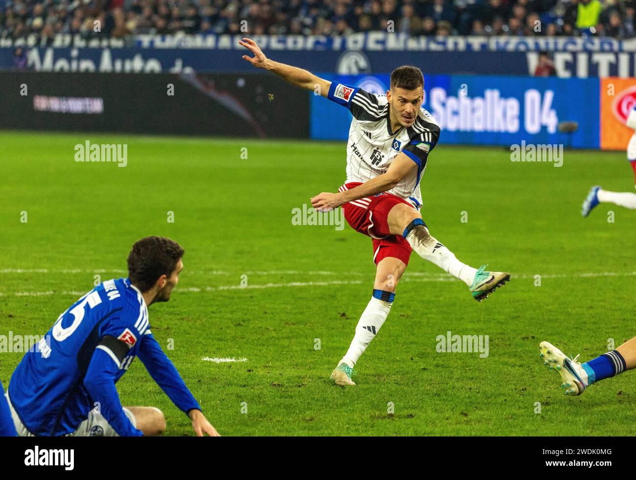 sports, football, 2. Bundesliga, 2023/2024, FC Schalke 04 vs. Hamburger SV 0-2, Veltins Arena ...