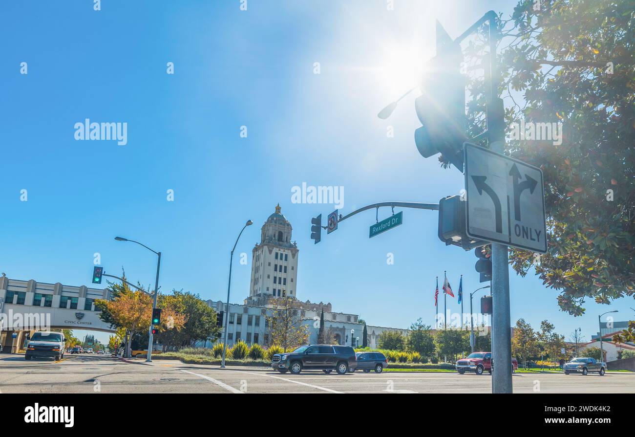 Beverly hills city hall exterior hi-res stock photography and images ...