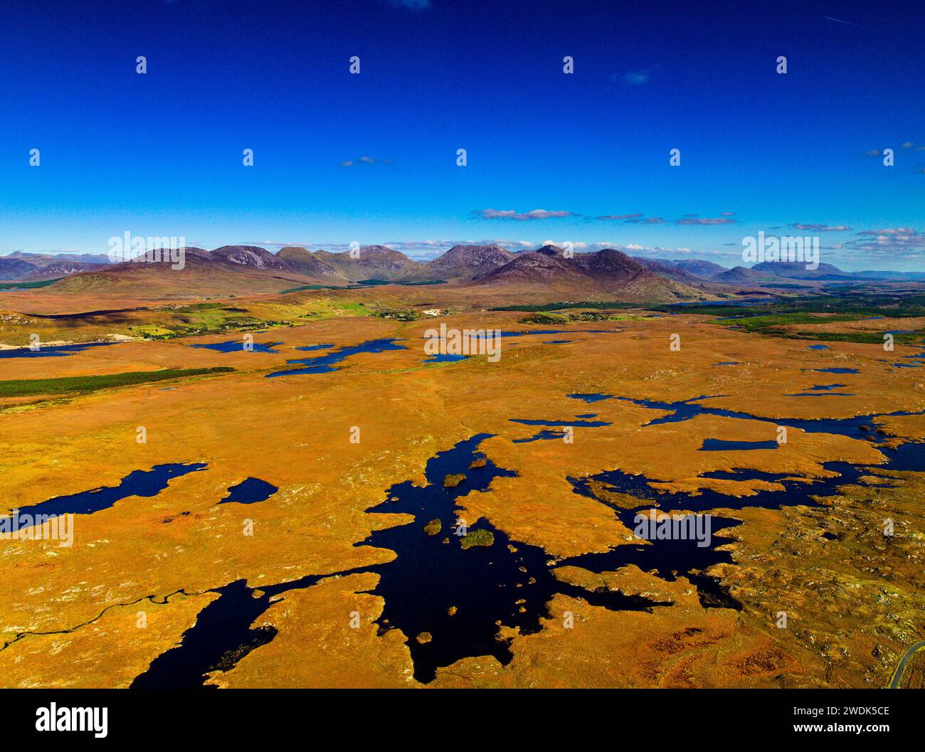 The 12 bens roundstone hi-res stock photography and images - Alamy