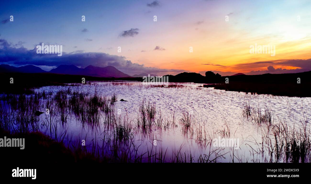 Sunrise over the Twelve Pins, roundstone Bog, Connemara, County Galway ...