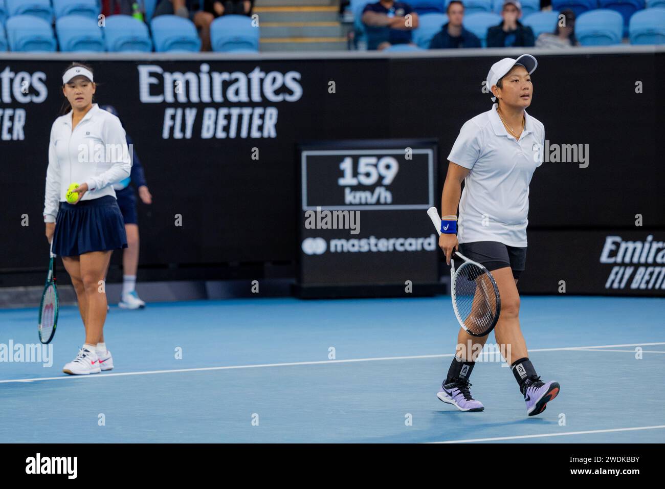 Melbourne, Australia. 21st Jan, 2024. Guo Hanyu (L)/Jiang Xinyu react ...