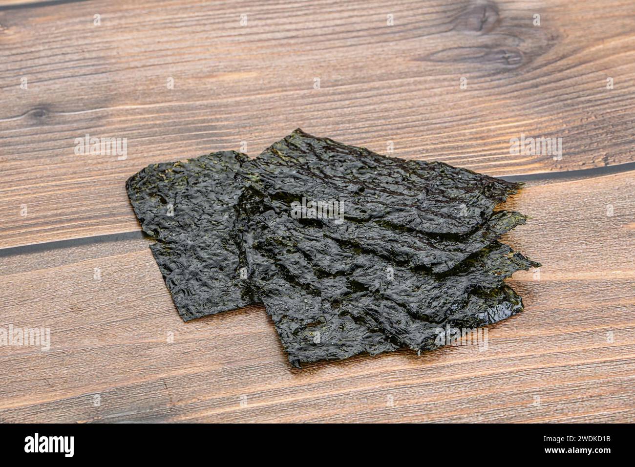 Korean nori seaweed chips heap snack Stock Photo - Alamy