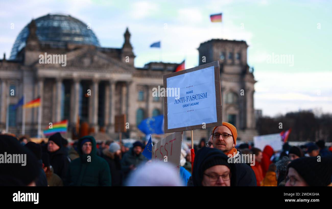 RECORD DATE NOT STATED Eine Demonstration unter dem Motto Demokratie ...