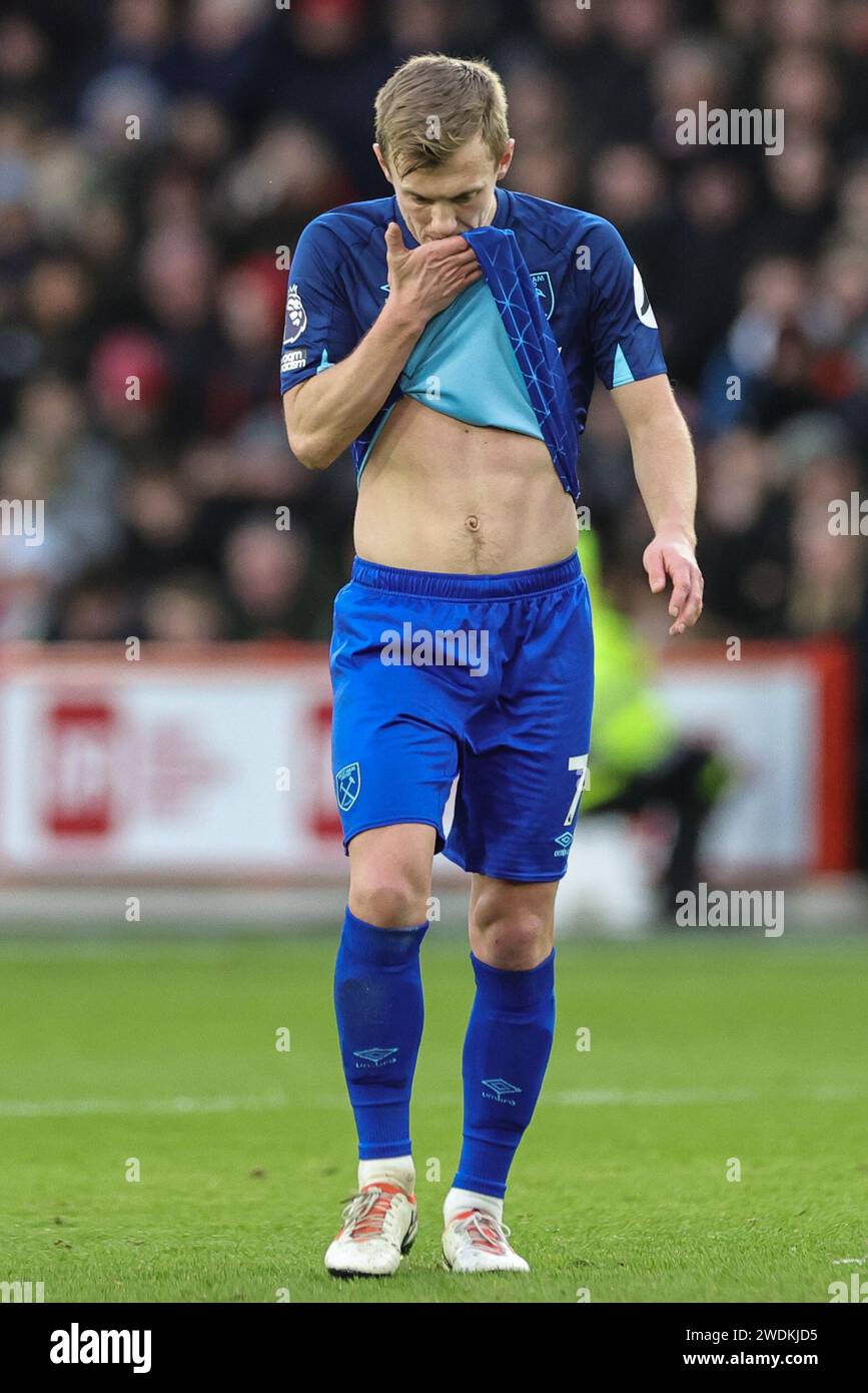 James ward prowse west ham 2024 hi-res stock photography and images - Alamy