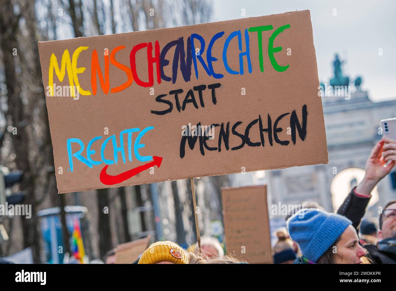 Menschenrechte statt rechte Menschen, , Schild bei Gemeinsam gegen ...