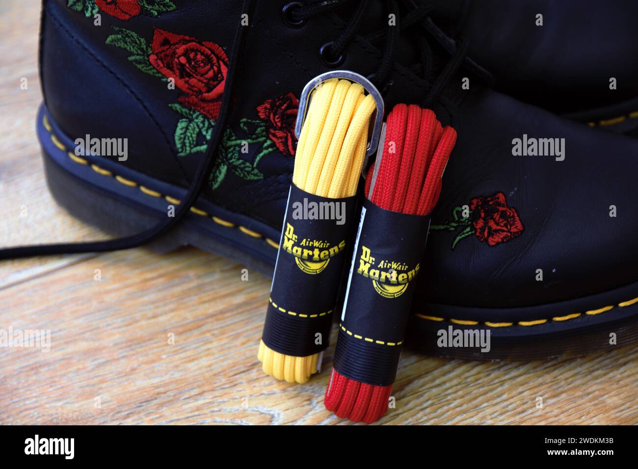 Dr Martens laces. Dr Martens boots. Leather shoes. Accessories for Doc ...