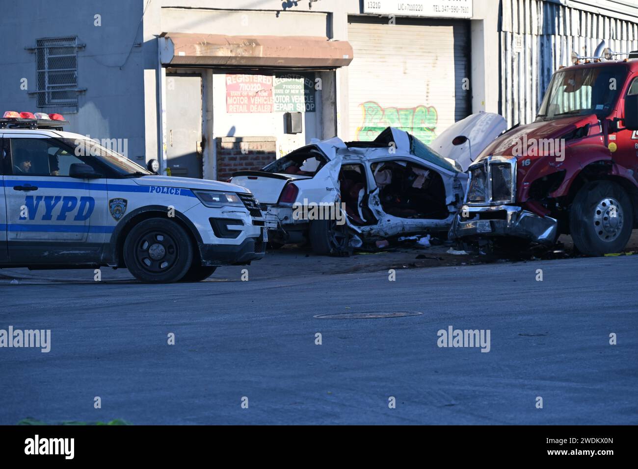Collision investigation officers hi-res stock photography and images ...