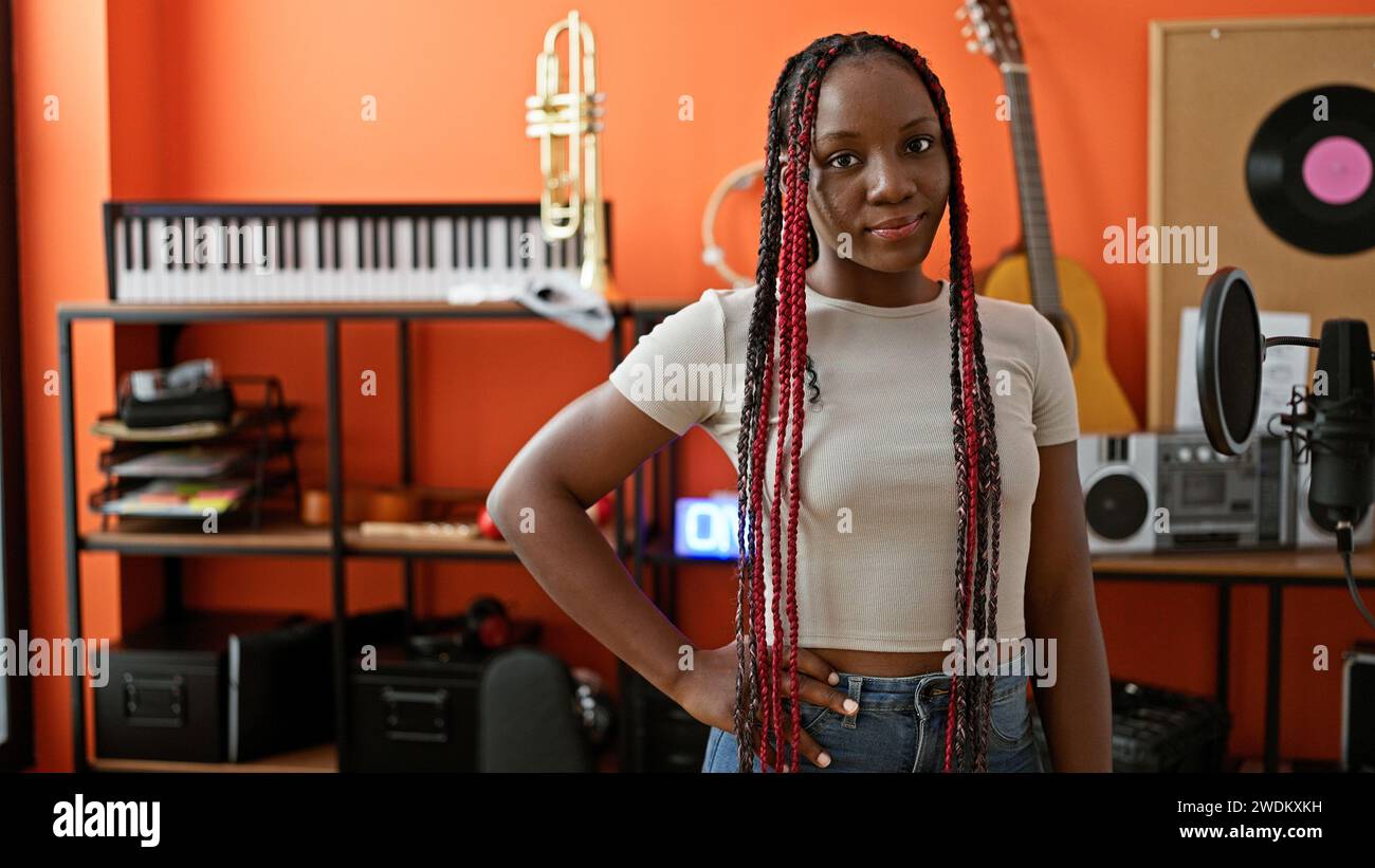 Serious face singer hi-res stock photography and images - Alamy