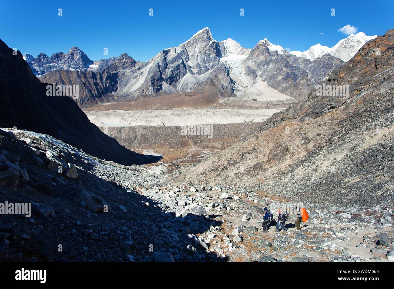 View of Khumbu glacier and mount Cho Oyu from Kongmala pass, Khumbu ...