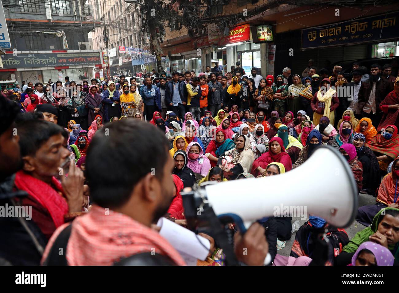 Dhaka, Bangladesh. 21st Jan, 2024. Garment workers of Anlima Textile ...
