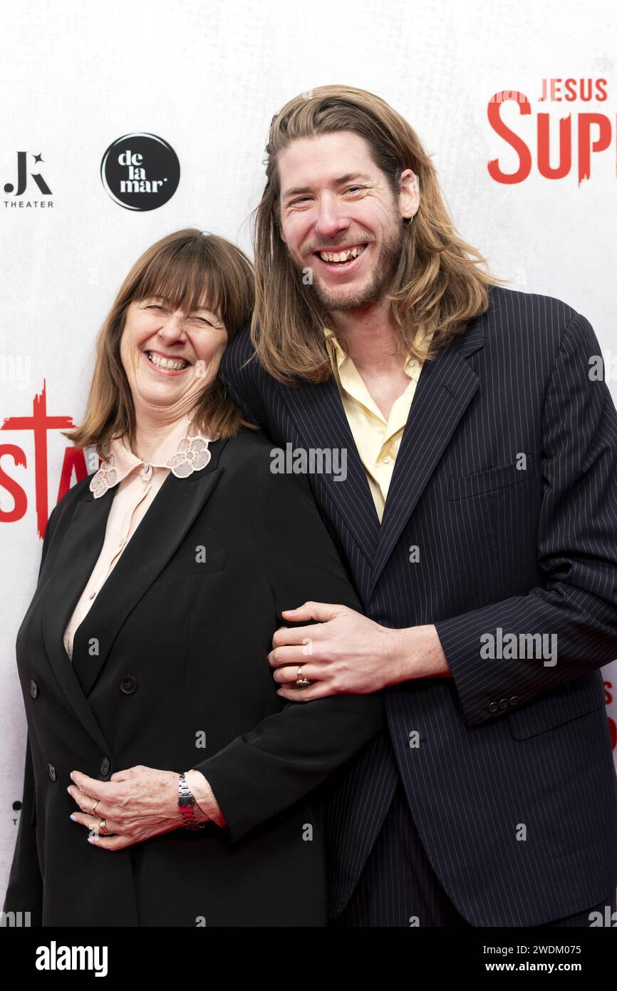AMSTERDAM - Frank van der Lende on the red carpet for the premiere of ...