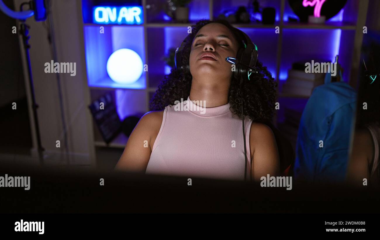 Thrilling gaming hi-res stock photography and images - Alamy