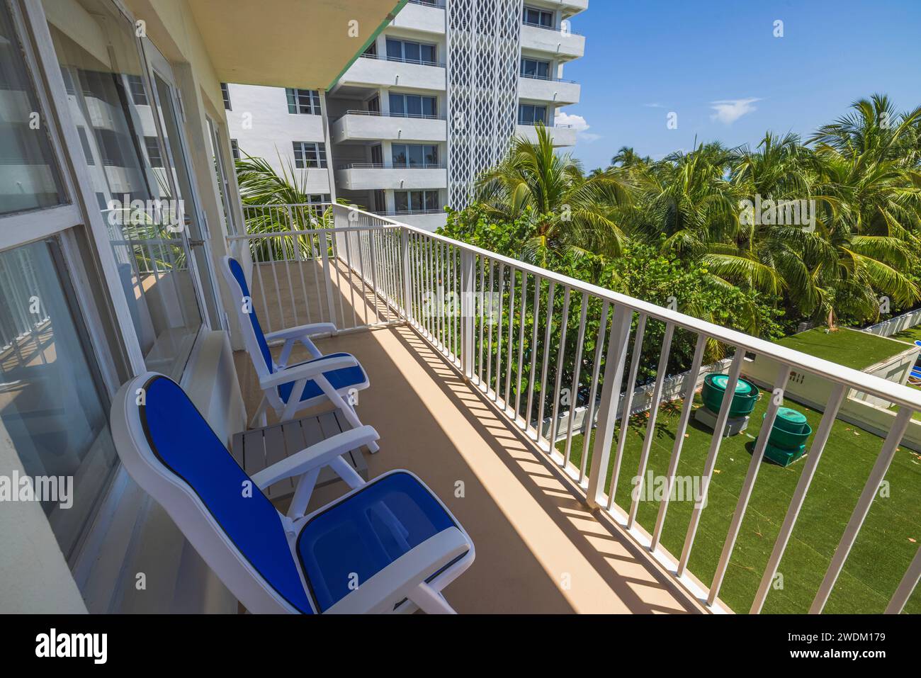 House building maritime hotel hi-res stock photography and images - Alamy
